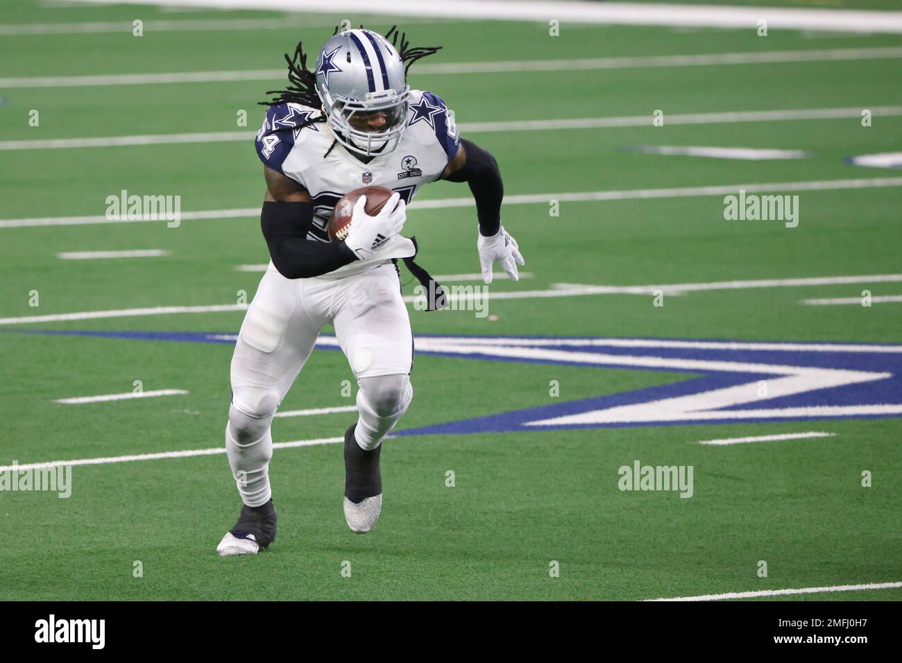 Dallas Cowboys linebacker Jaylon Smith (54) returns an interception ...