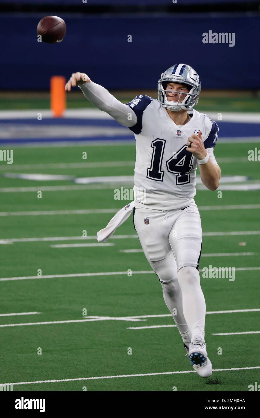 Dallas Cowboys quarterback Andy Dalton (14) throws against the ...