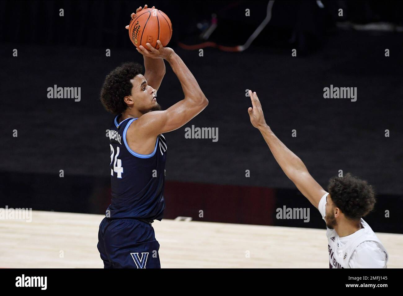Villanova's Jeremiah Robinson-Earl shoots over Arizona State's Taeshon ...