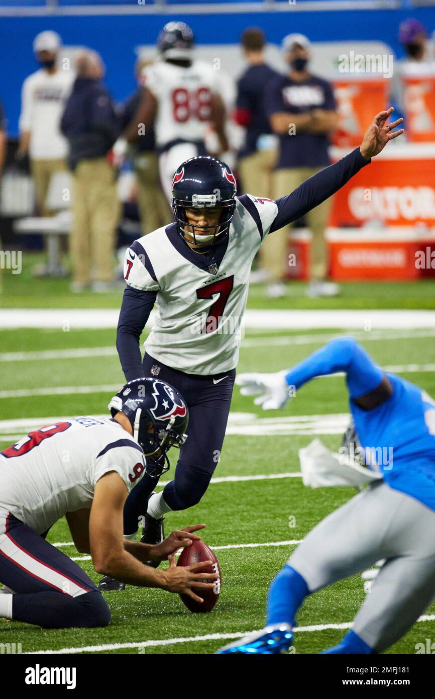 Houston Texans kicker Ka'imi Fairbairn (7) takes a kick against the ...