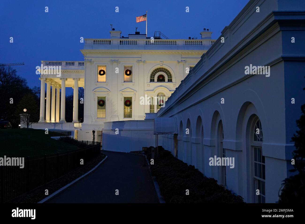 Dusk settles over the White House, Wednesday, Nov. 25, 2020, in ...