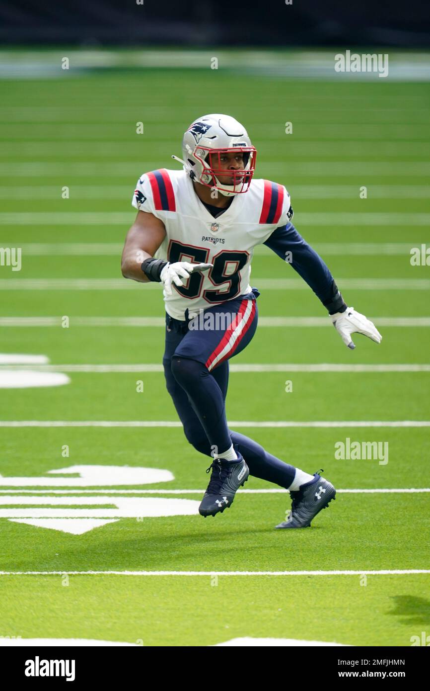 New England Patriots linebacker Terez Hall (59) drops in coverage ...