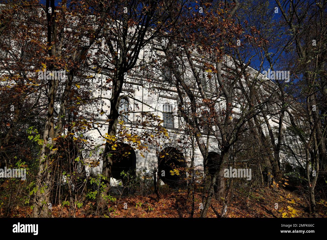 Colorful autumn trees stand outside the 'Congress Hall' at the ...