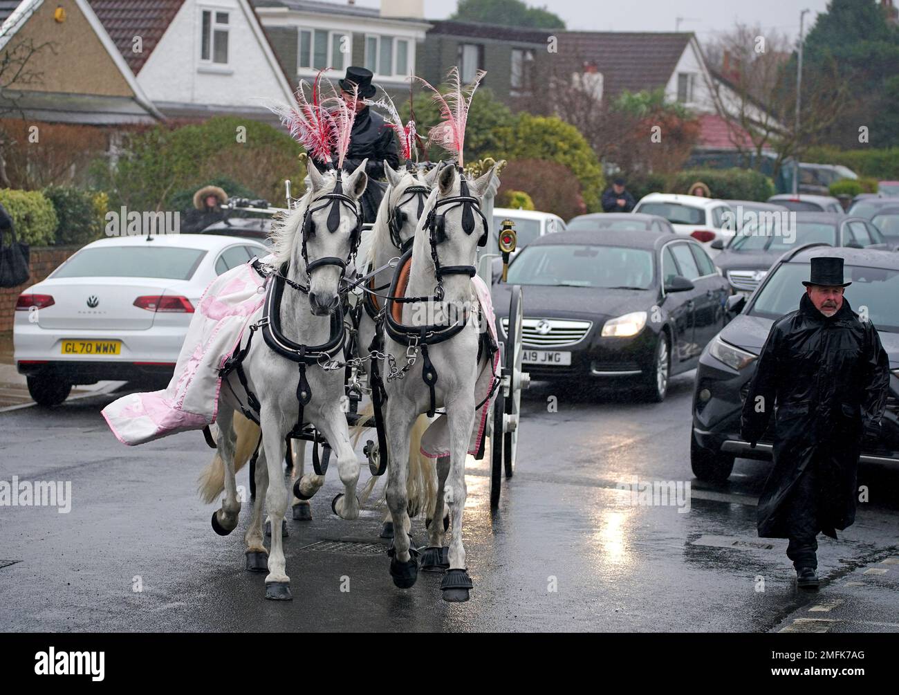 The funeral cortege for Elle Edwards arrives at St Nicholas's Church in ...