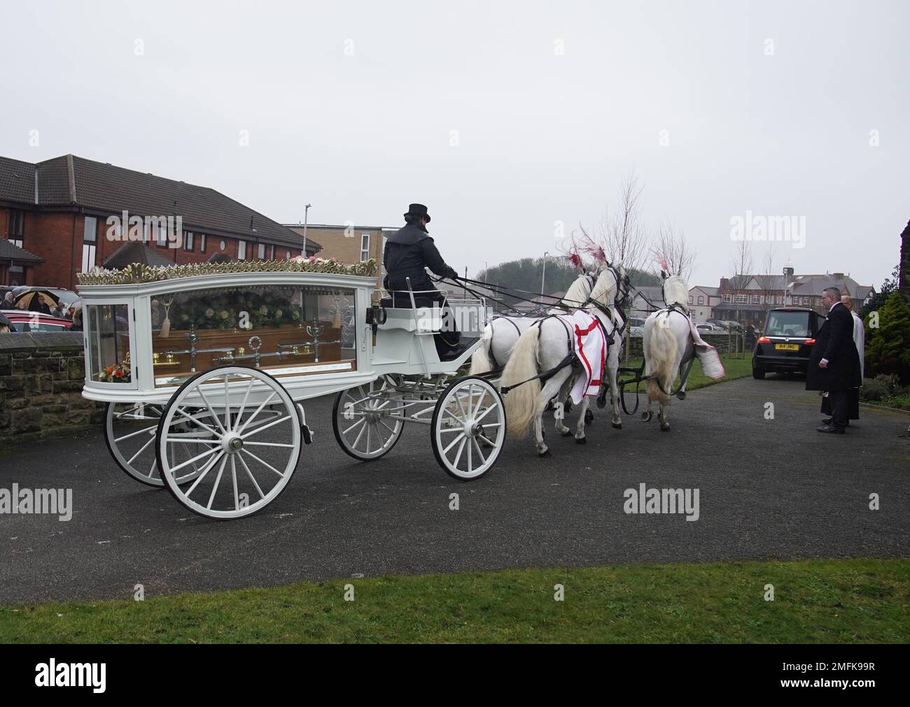 The funeral cortege for Elle Edwards arrives at St Nicholas's Church in ...