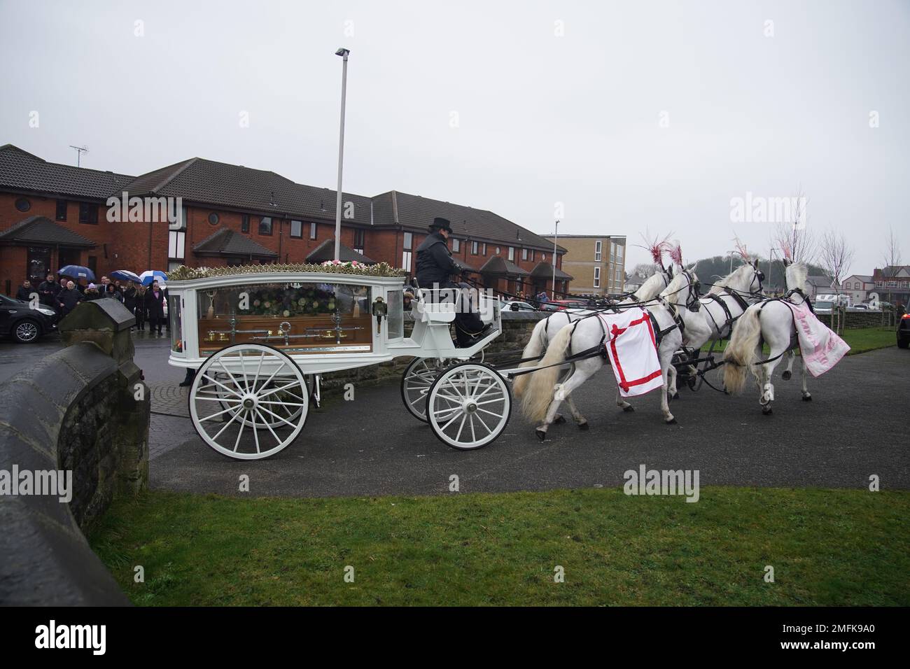 The funeral cortege for Elle Edwards arrives at St Nicholas's Church in ...