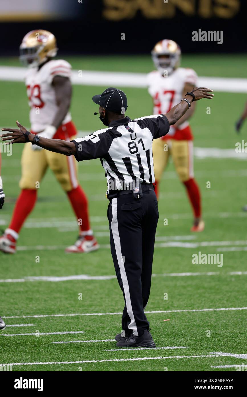 Umpire Roy Ellison (81) during an NFL football game between the New ...