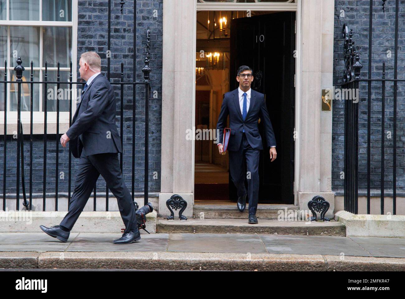 London, UK. 25th Jan, 2023. Prime Minister, Rishi Sunak, leaves Number ...