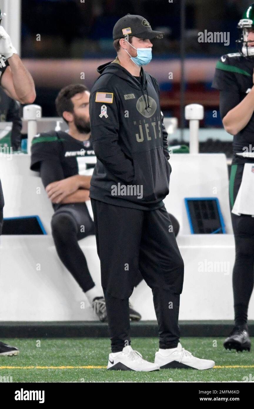 New York Jets quarterback Sam Darnold looks on during the first half of ...