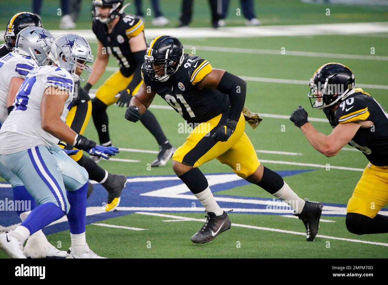 Pittsburgh Steelers defensive end Stephon Tuitt (91) rushes against the ...