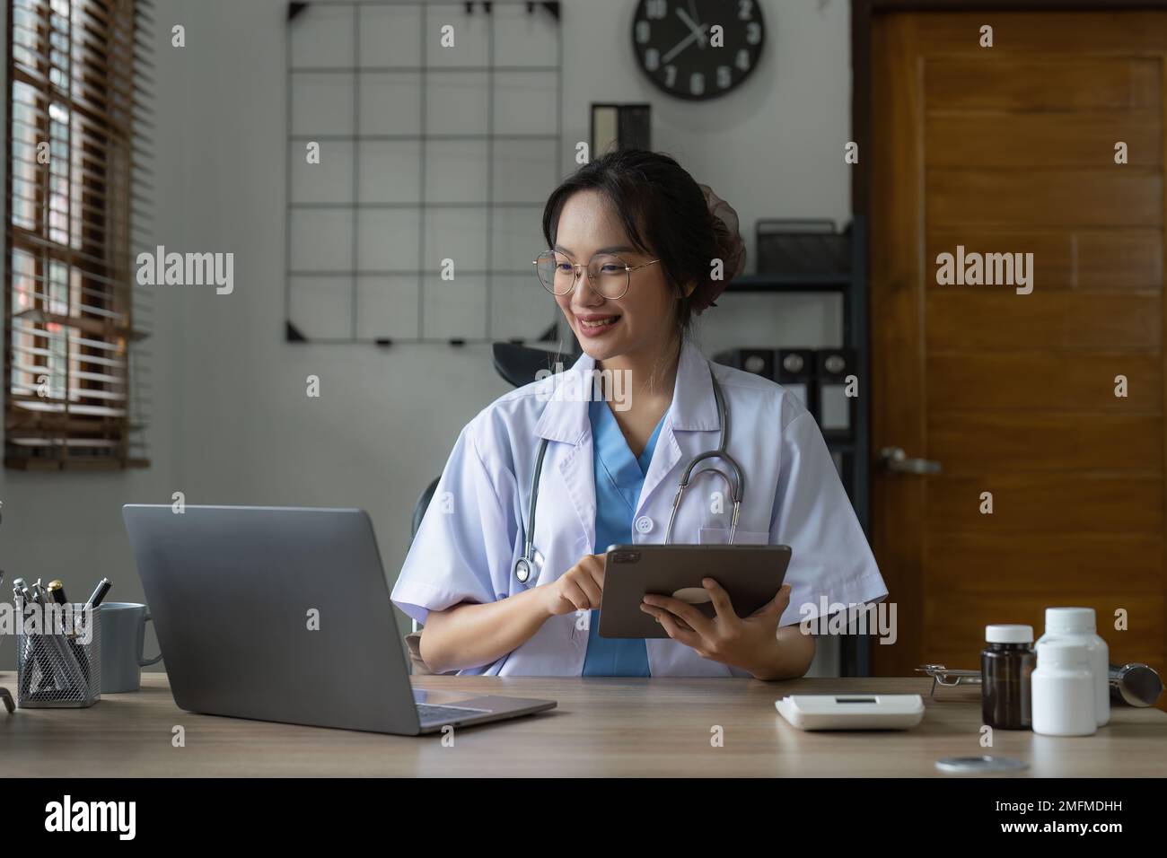 Technology clinic hi-res stock photography and images - Alamy