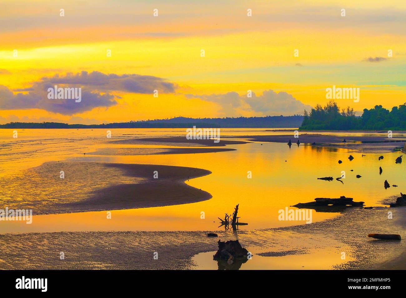 Beautiful hours by the sea hi-res stock photography and images - Alamy