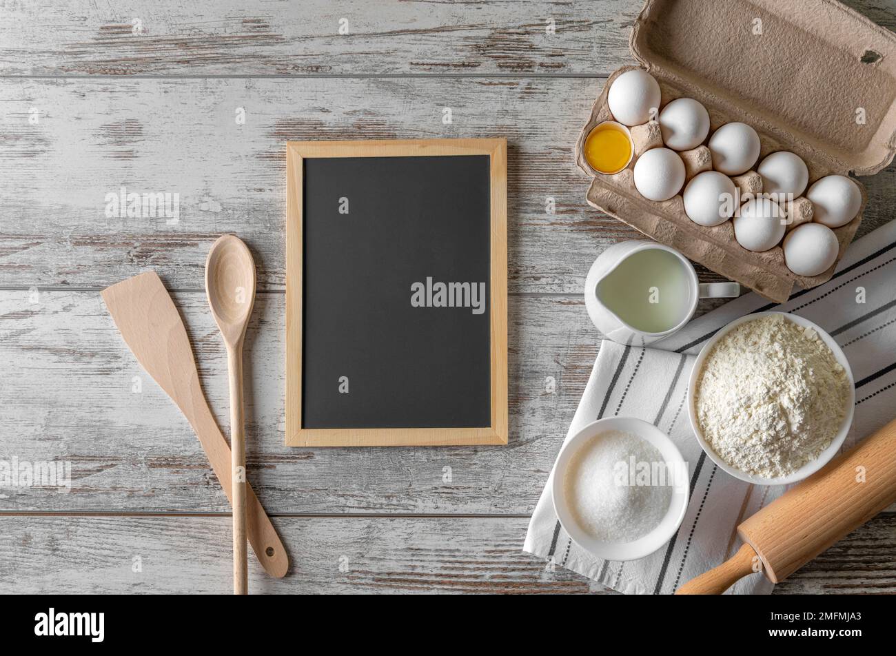 A plate for writing a recipe on the kitchen table Stock Photo - Alamy