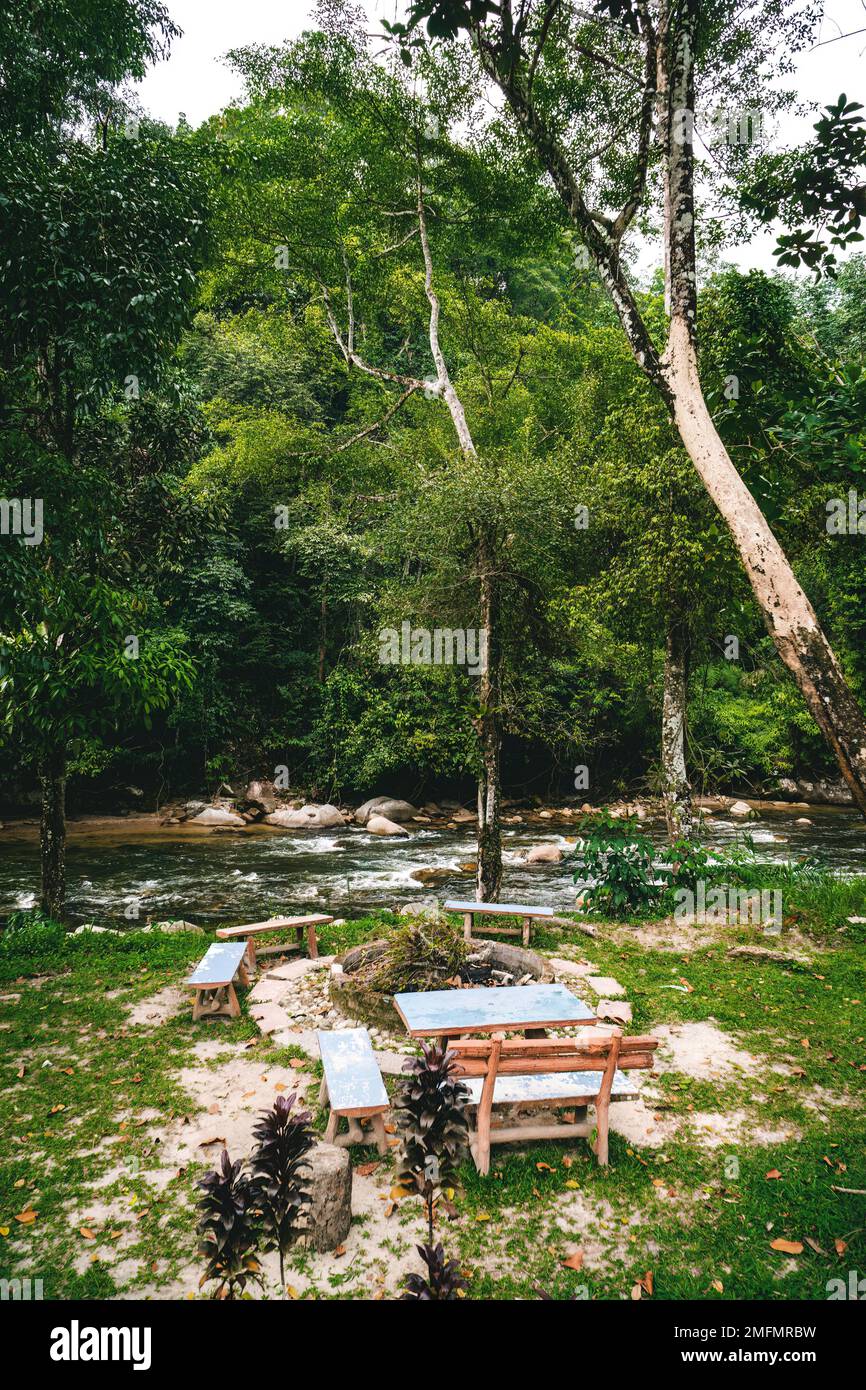 Picnic area next to the river of Sungai Kampar, Gopeng, Perak Stock ...