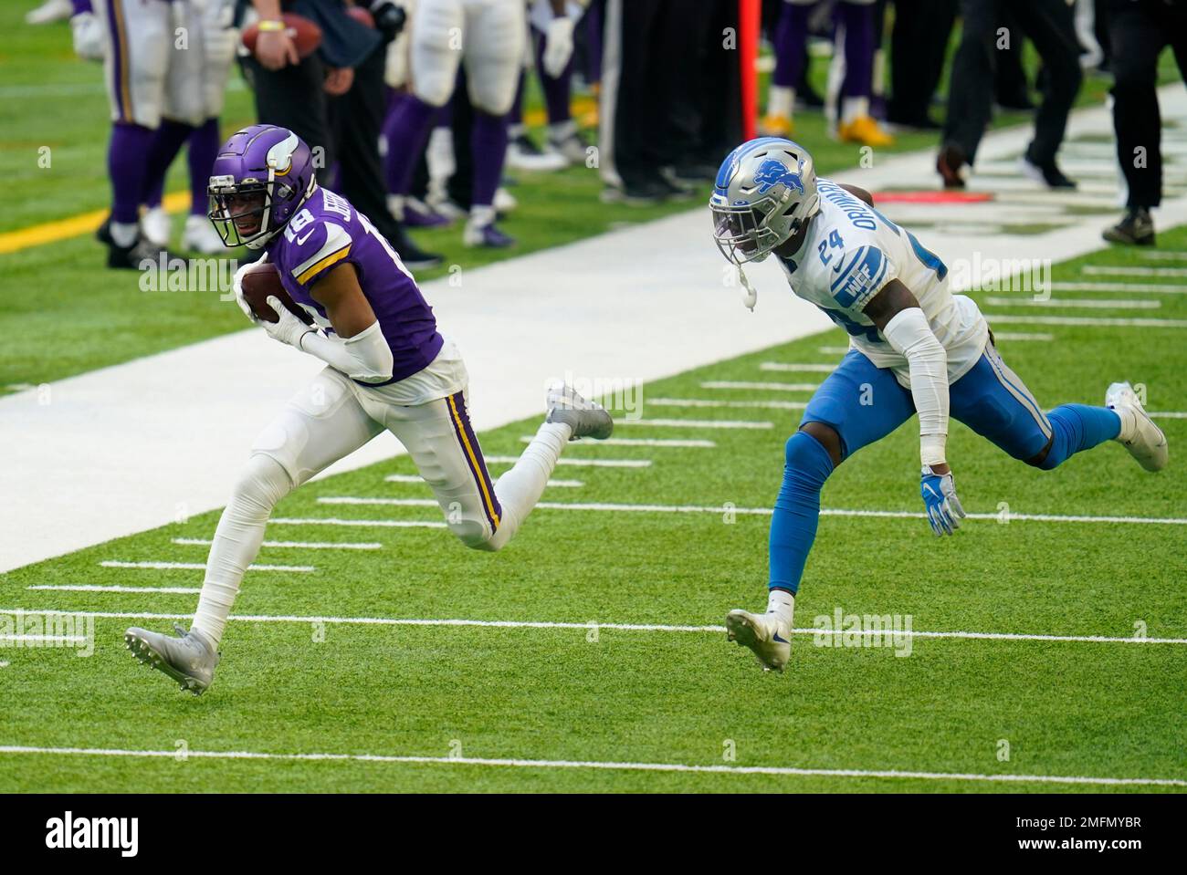 Minnesota Vikings wide receiver Justin Jefferson (18) catches a pass in ...