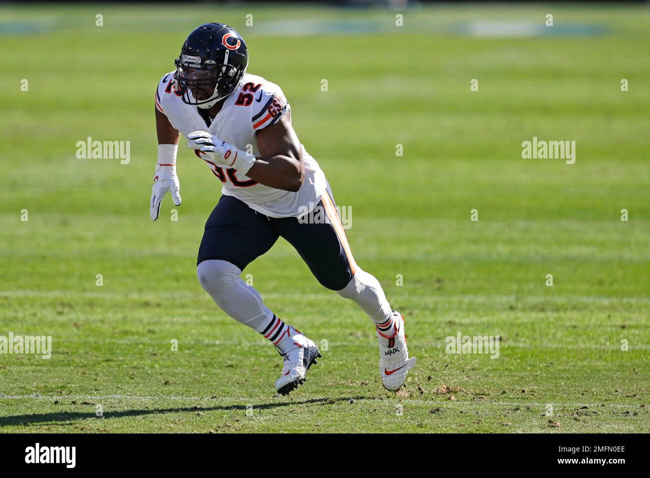 Chicago Bears outside linebacker Khalil Mack (52) plays against the ...