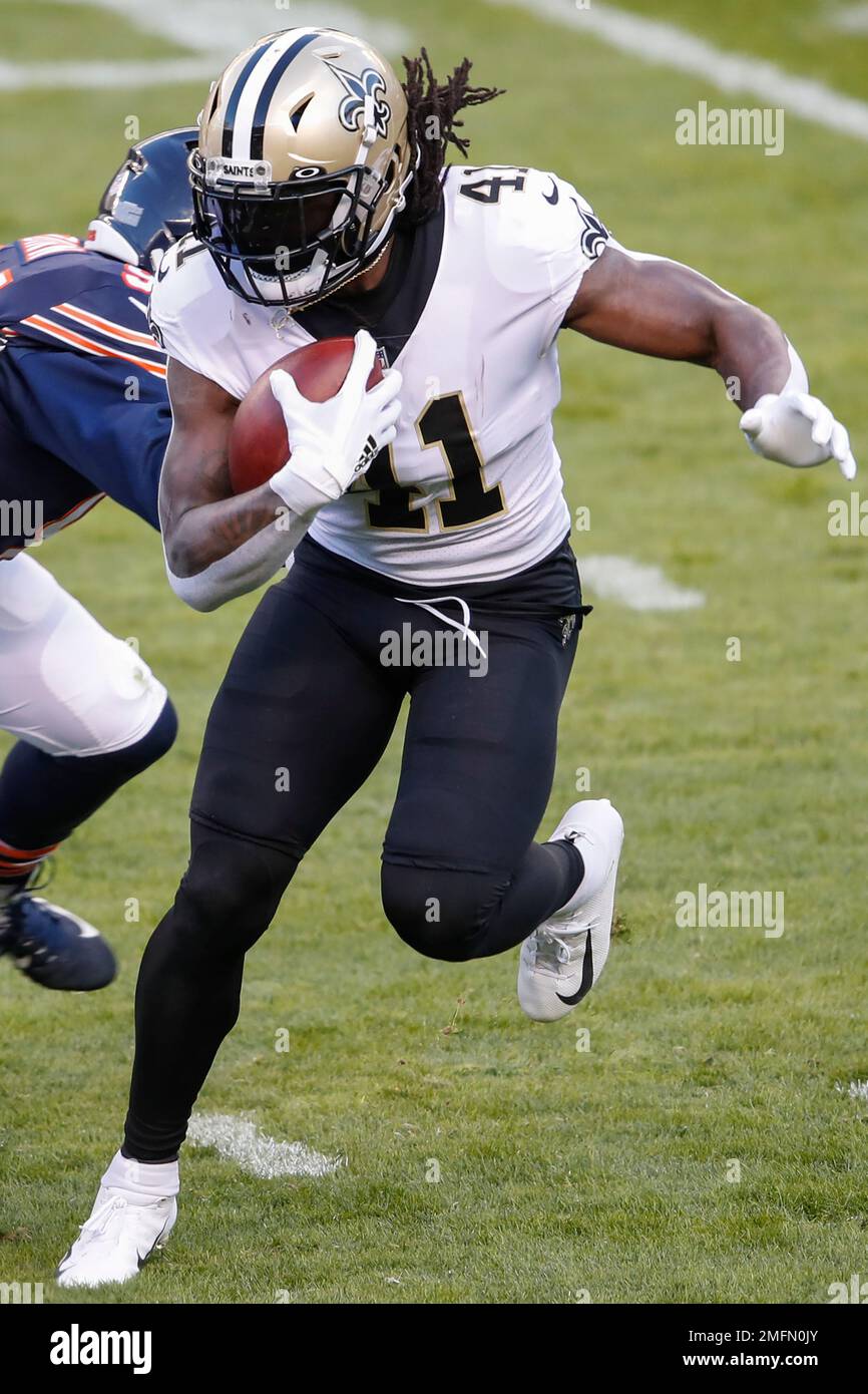 New Orleans Saints running back Alvin Kamara (41) rushes with the ball ...