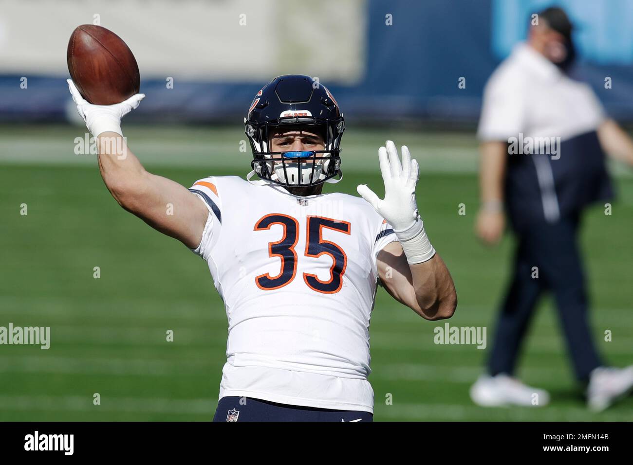 Chicago Bears running back Ryan Nall (35) warms up before an NFL ...