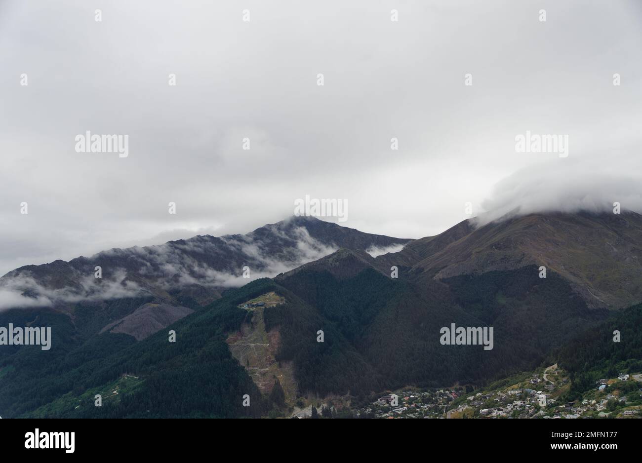 A Stunning Approach Into Queenstown Stock Photo - Alamy