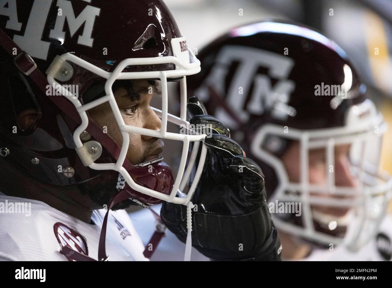 Texas A&M defensive lineman Jayden Peevy (92) prepares to take the ...