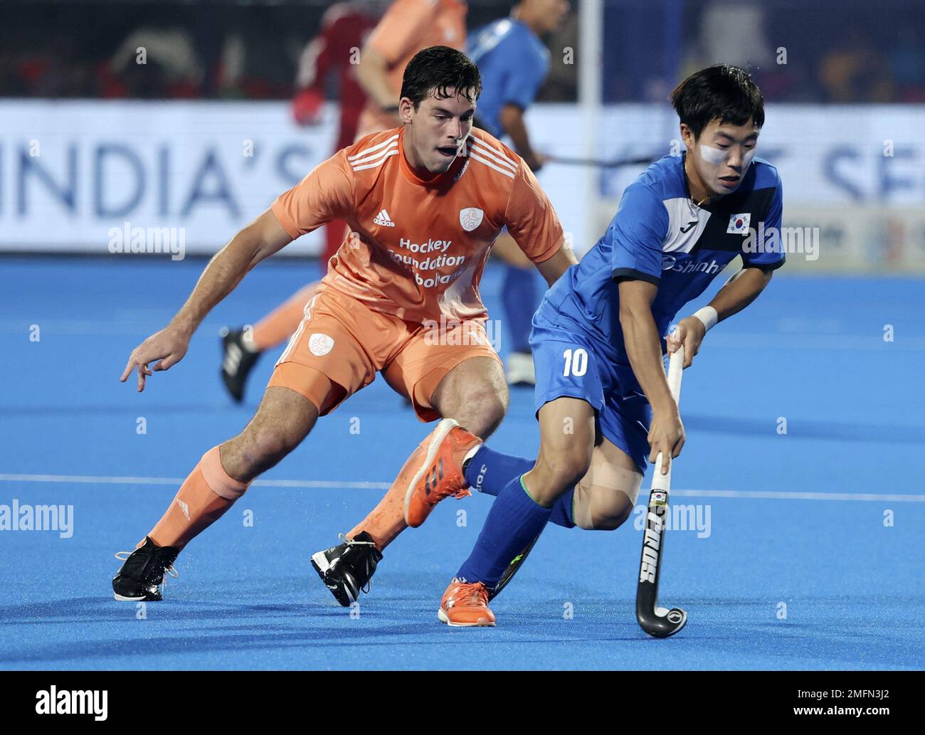 BHUBANESWAR - Terrance Pieters (NED) in a duel with Taeil Hwang (KOR ...
