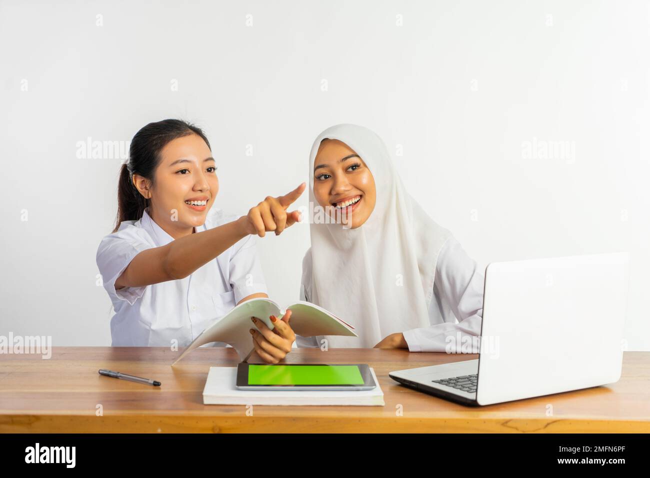 Showing direction campus hi-res stock photography and images - Alamy