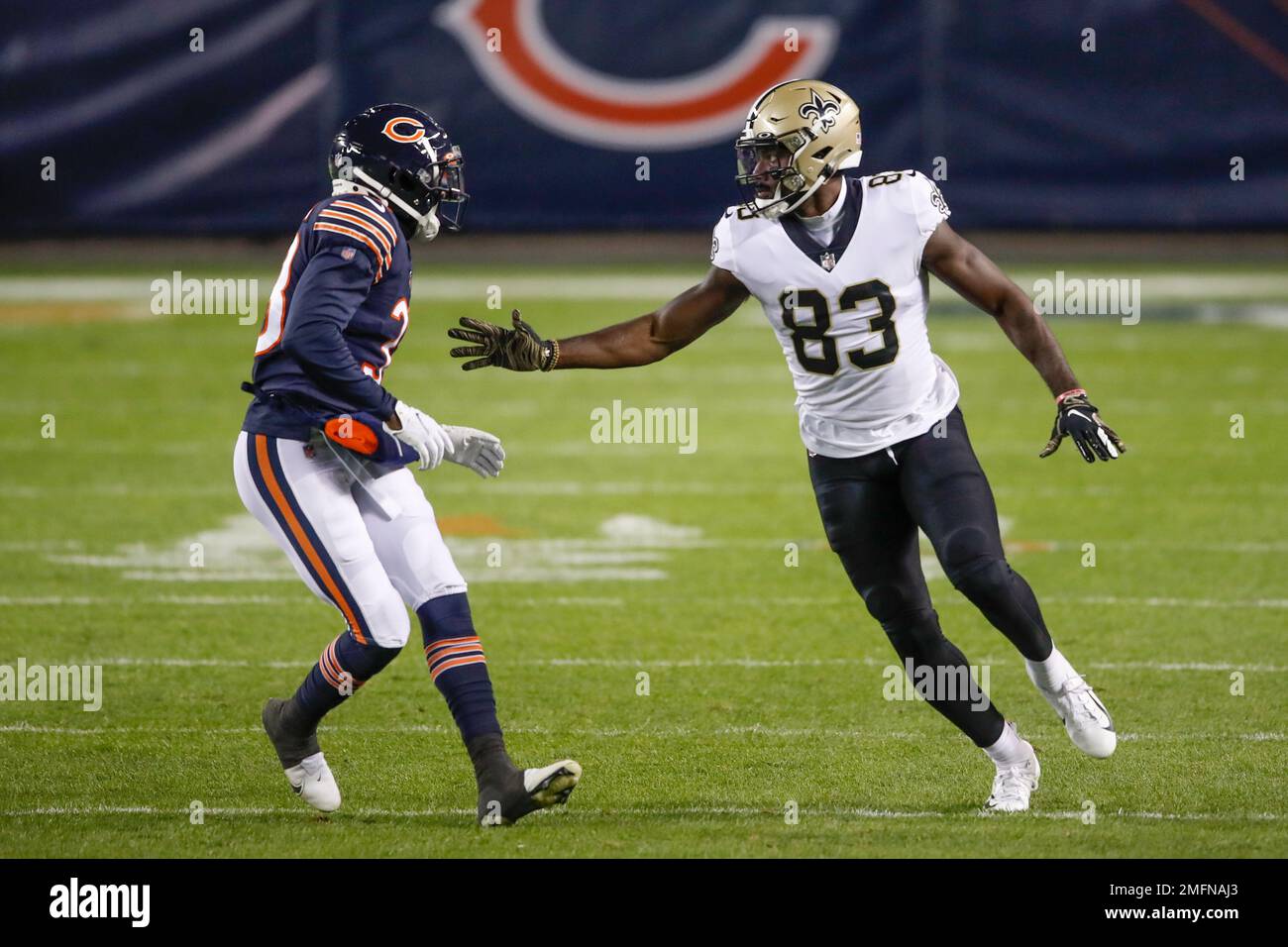 Chicago Bears cornerback Jaylon Johnson (33) defends against New ...