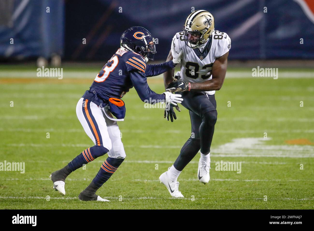 Chicago Bears cornerback Jaylon Johnson (33) defends against New ...
