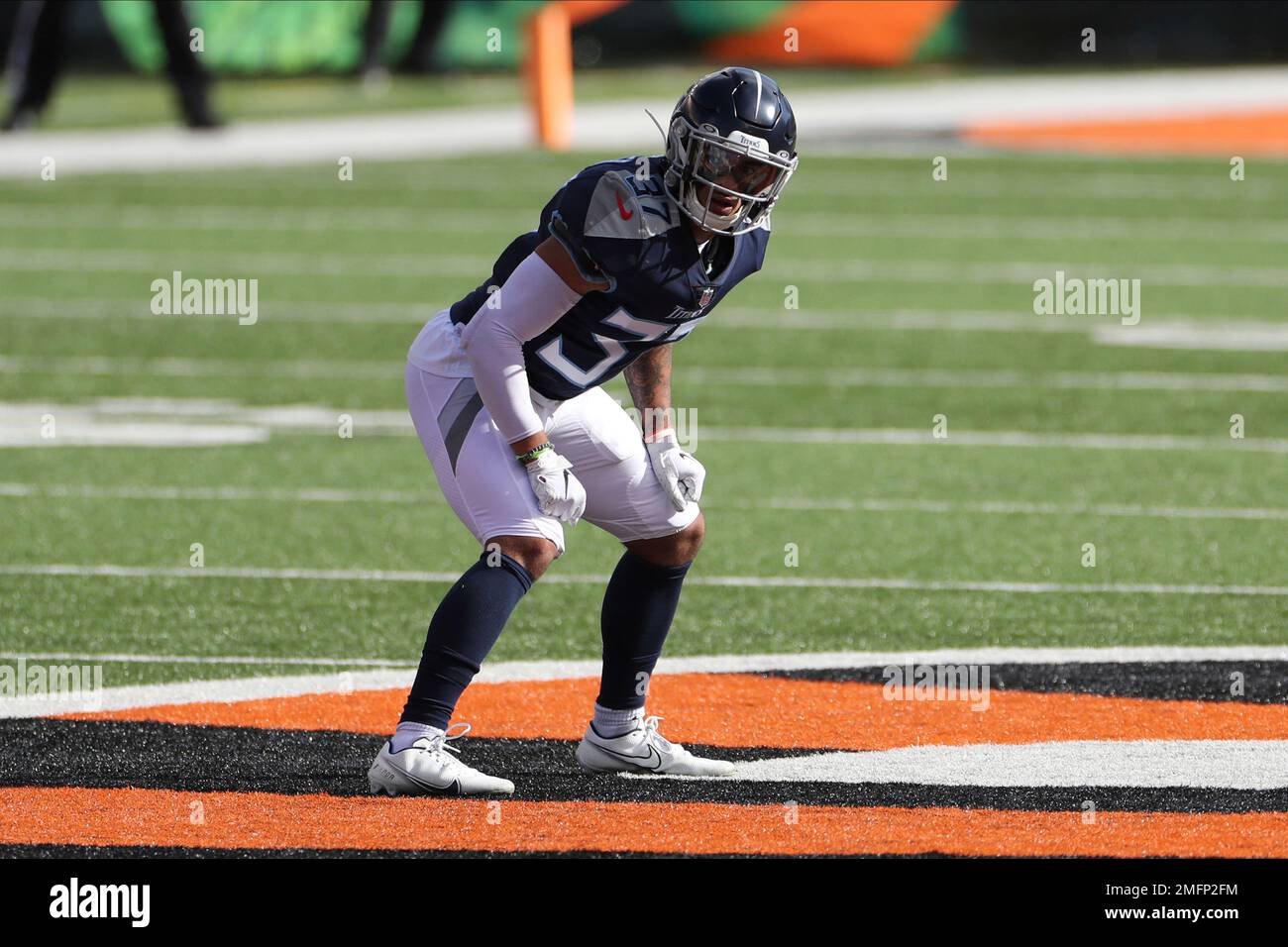 Tennessee Titans defensive back Amani Hooker plays against the ...