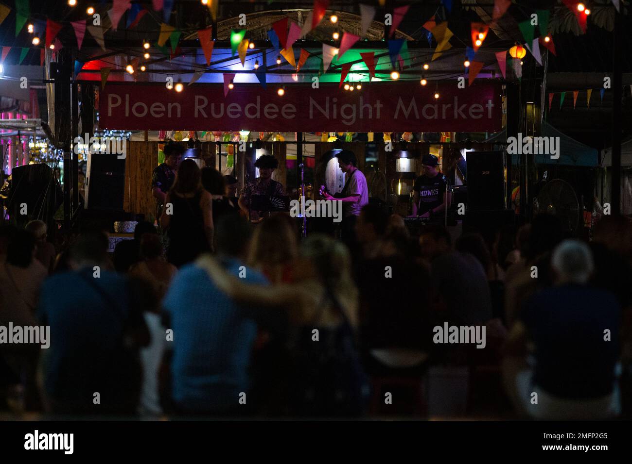 Ploen ruedee night market thailand hi-res stock photography and images ...
