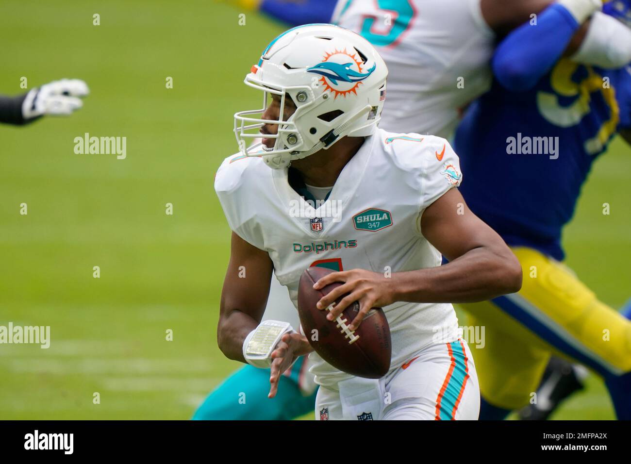 Miami Dolphins quarterback Tua Tagovailoa (1) looks to pass during the ...