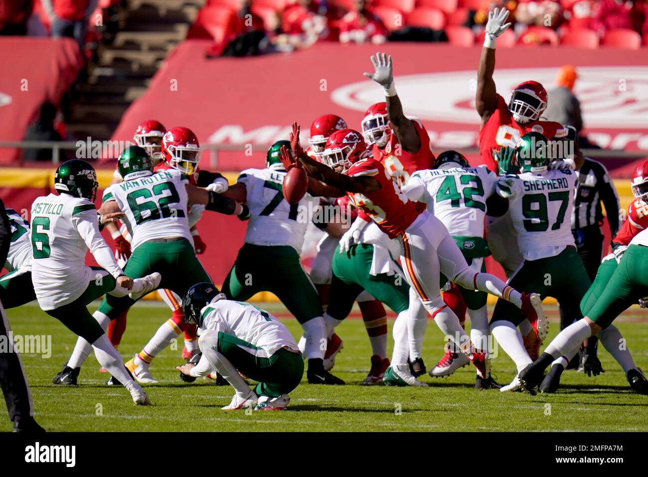 New York Jets place kicker Sergio Castillo (6) has his field goal ...