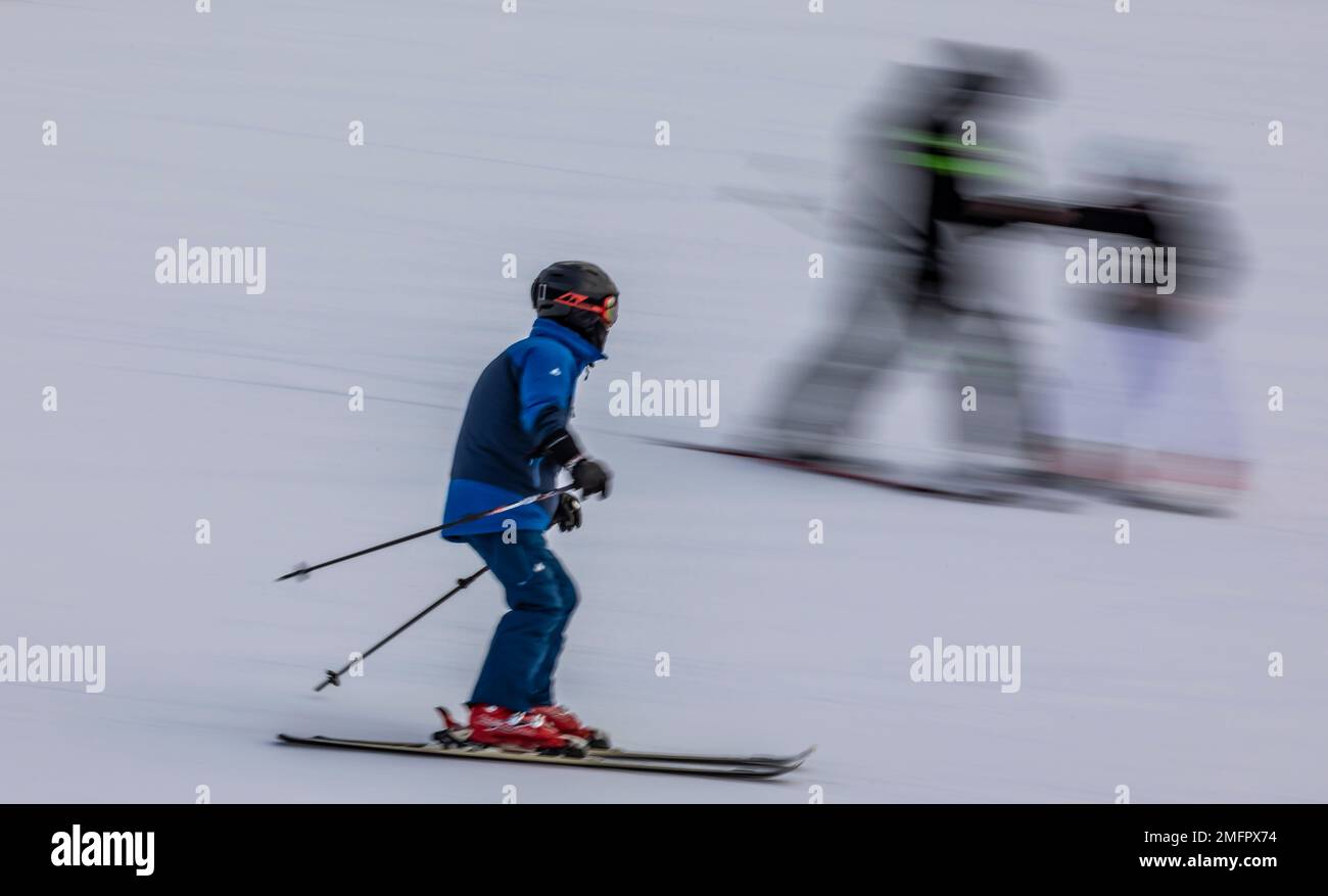 Panning picture of skier hi-res stock photography and images - Alamy