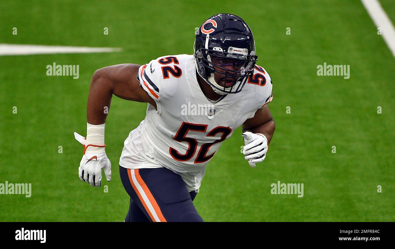 Chicago Bears linebacker Khalil Mack (52) warms up before an NFL ...