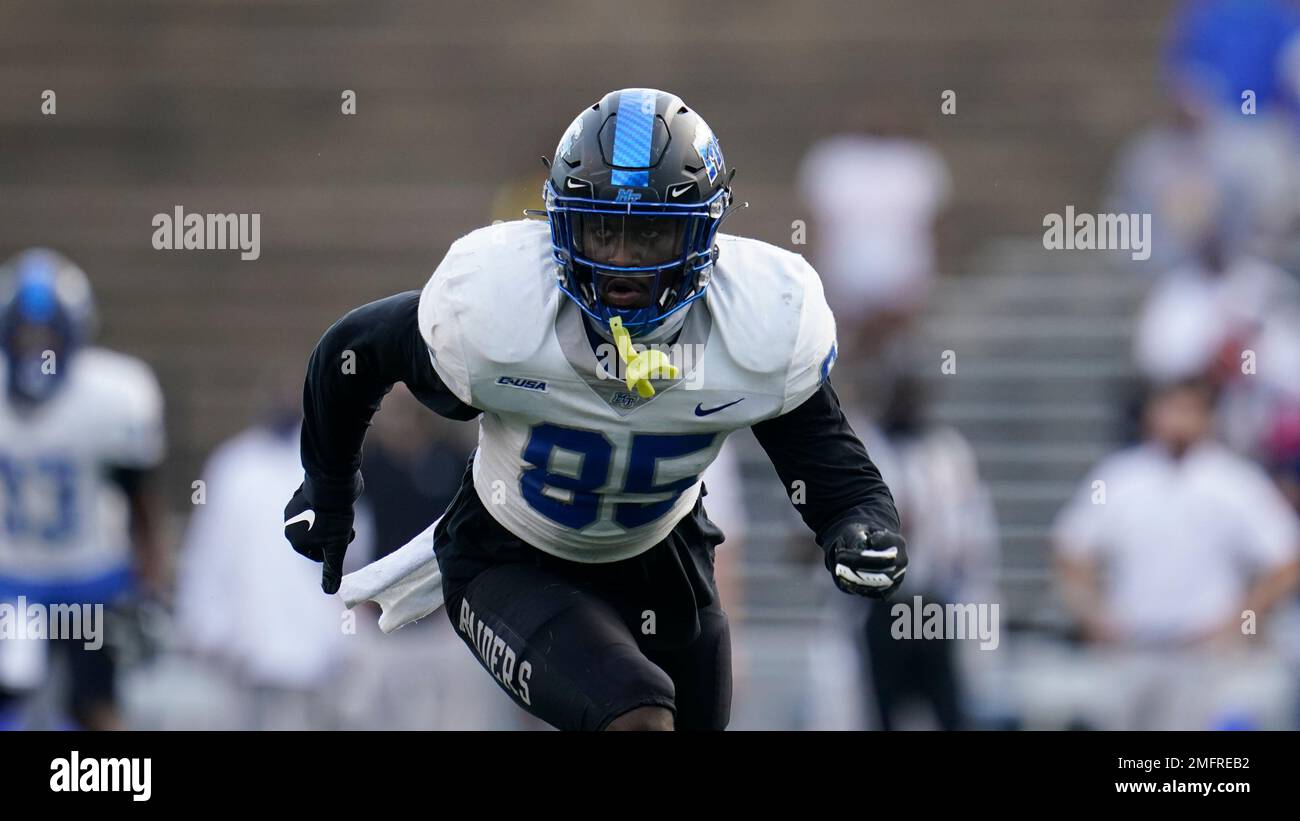 Middle Tennessee defensive end Richard Kinley (85) rushes during an ...