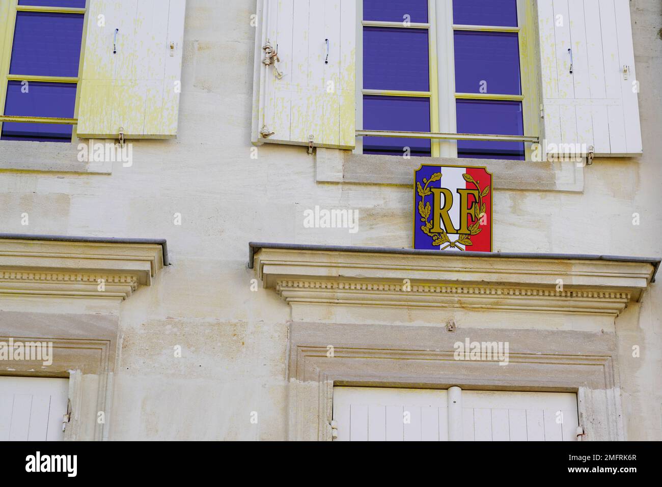 French text rf republique francaise building mean French Republic in ...