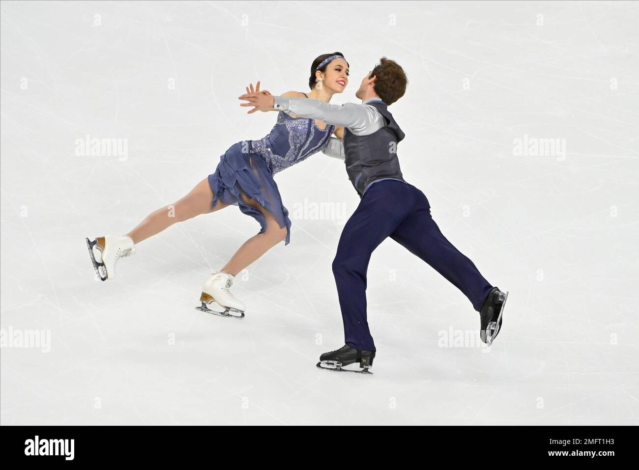Caroline Green and Michael Parsons of the United States, compete during ...