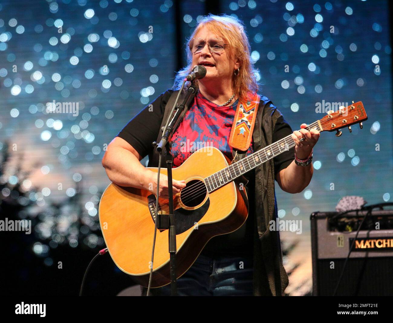 Emily Saliers with the Indigo Girls perform during the Live From the ...