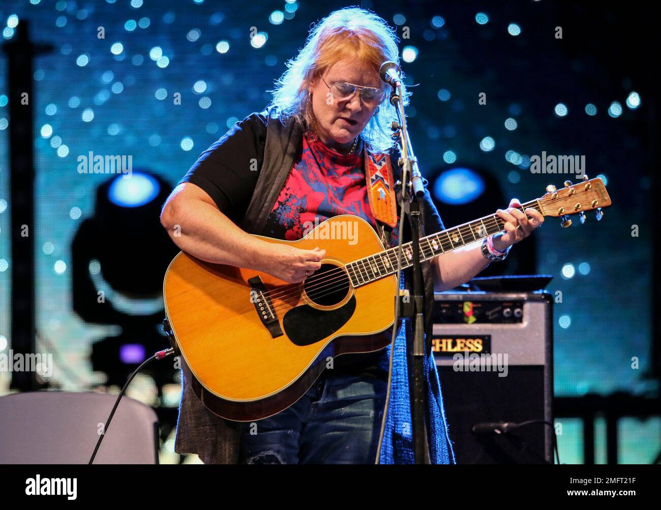 Emily Saliers with the Indigo Girls perform during the Live From the ...