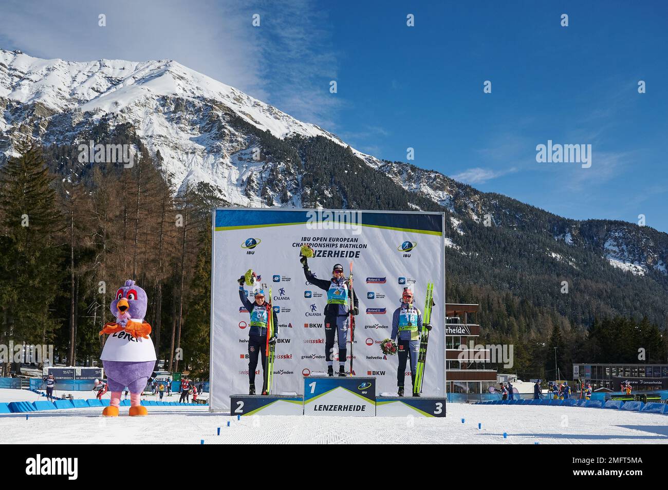 Lenzerheide, Schweiz, 25. Januar 2023. Die Siegerinnen (von links nach ...