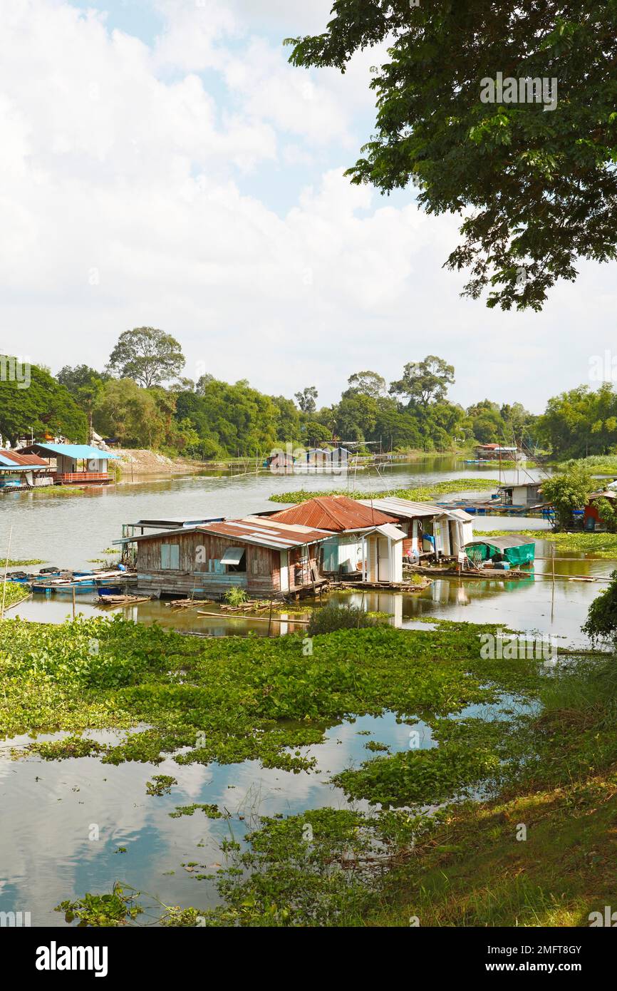River raft houses hi-res stock photography and images - Alamy