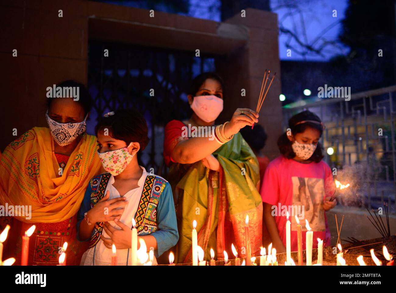 Hindus perform rituals at Dhakeshwari Temple during Durga Puja festival ...
