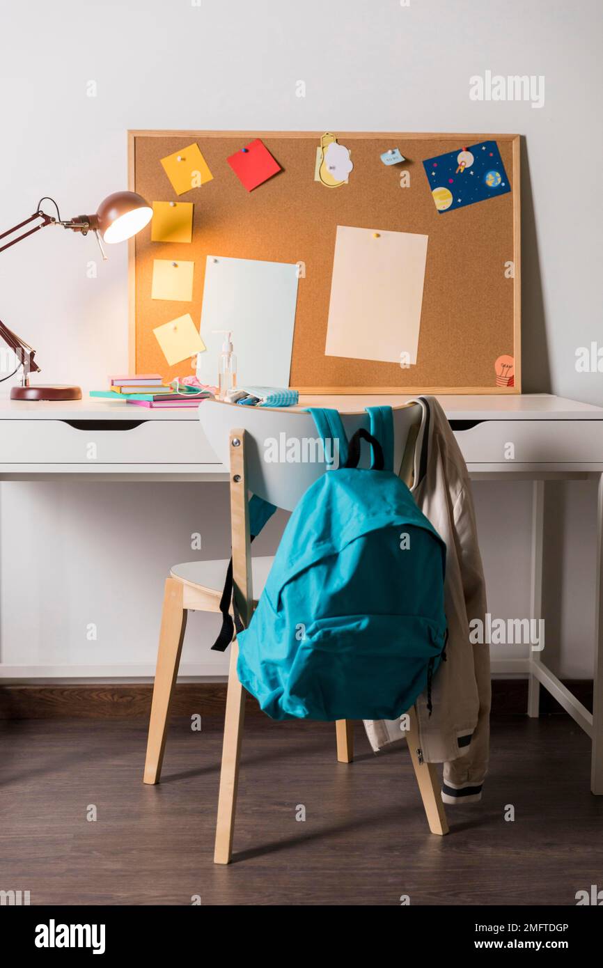 School room supplies hi-res stock photography and images - Alamy