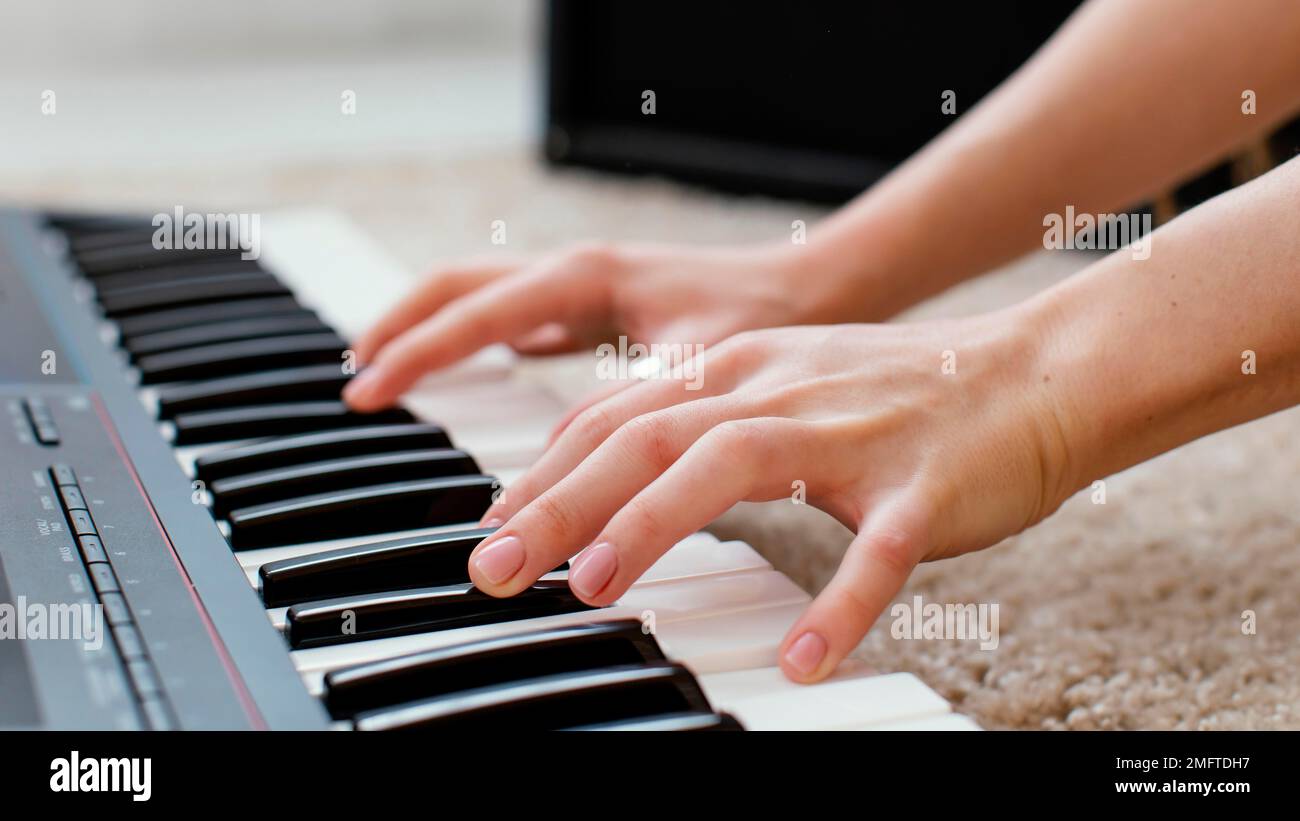 Female electronic musician hi-res stock photography and images - Alamy