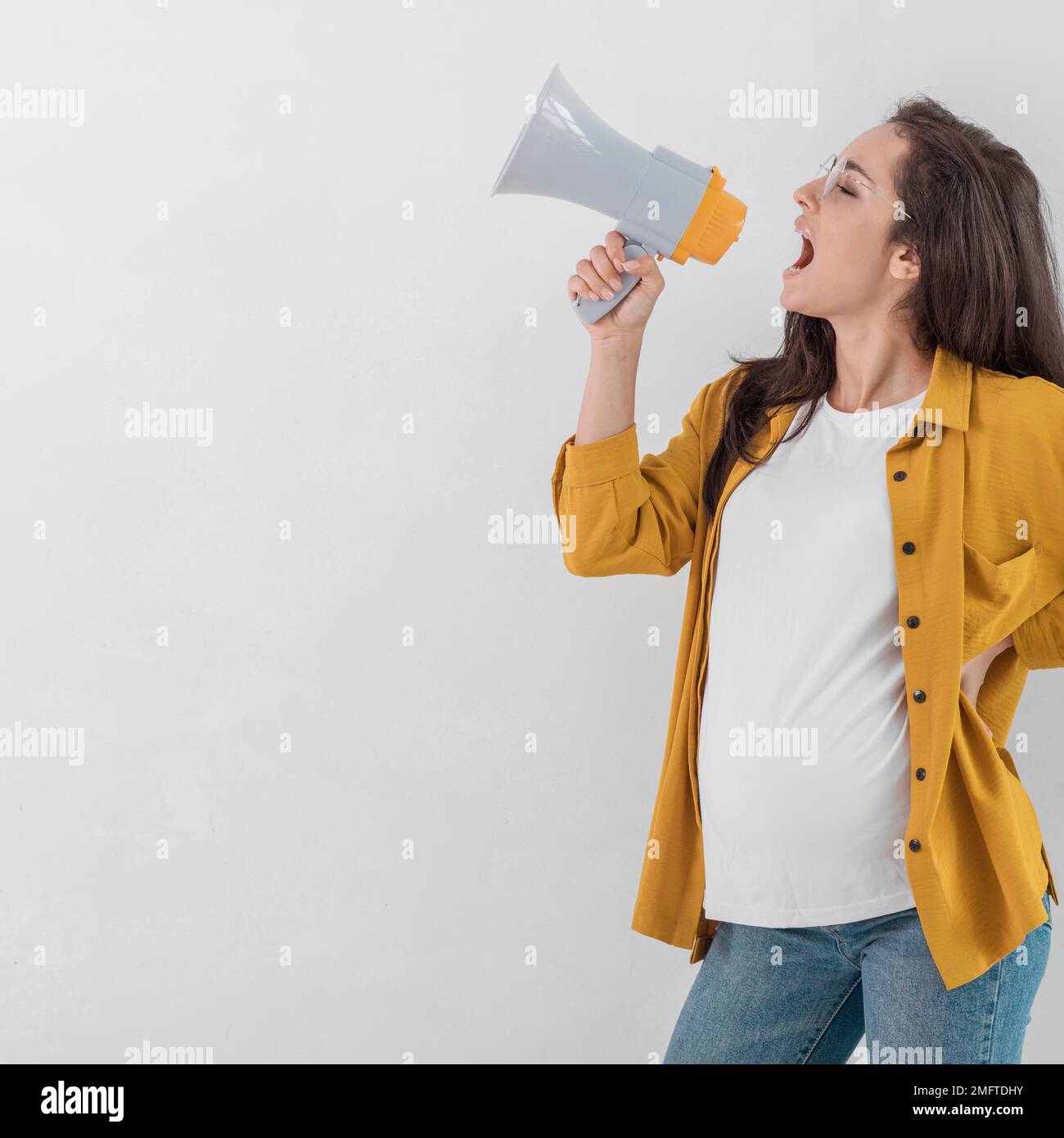 Megaphone cutout hi-res stock photography and images - Alamy