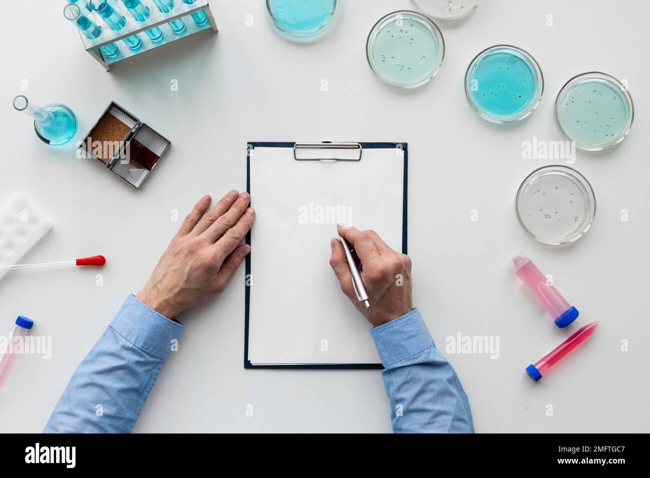 Hand writing notes hi-res stock photography and images - Alamy