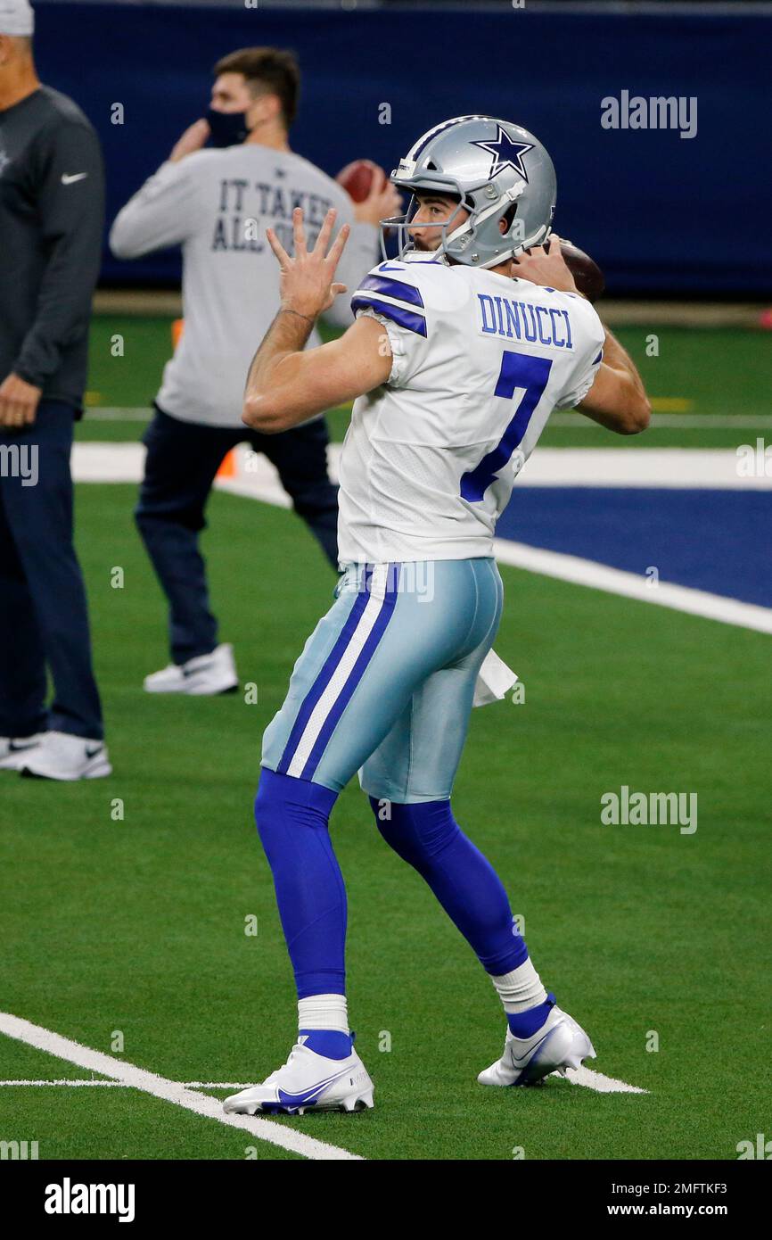 Dallas Cowboys quarterback Ben DiNucci (7) warms up prior to an NFL ...