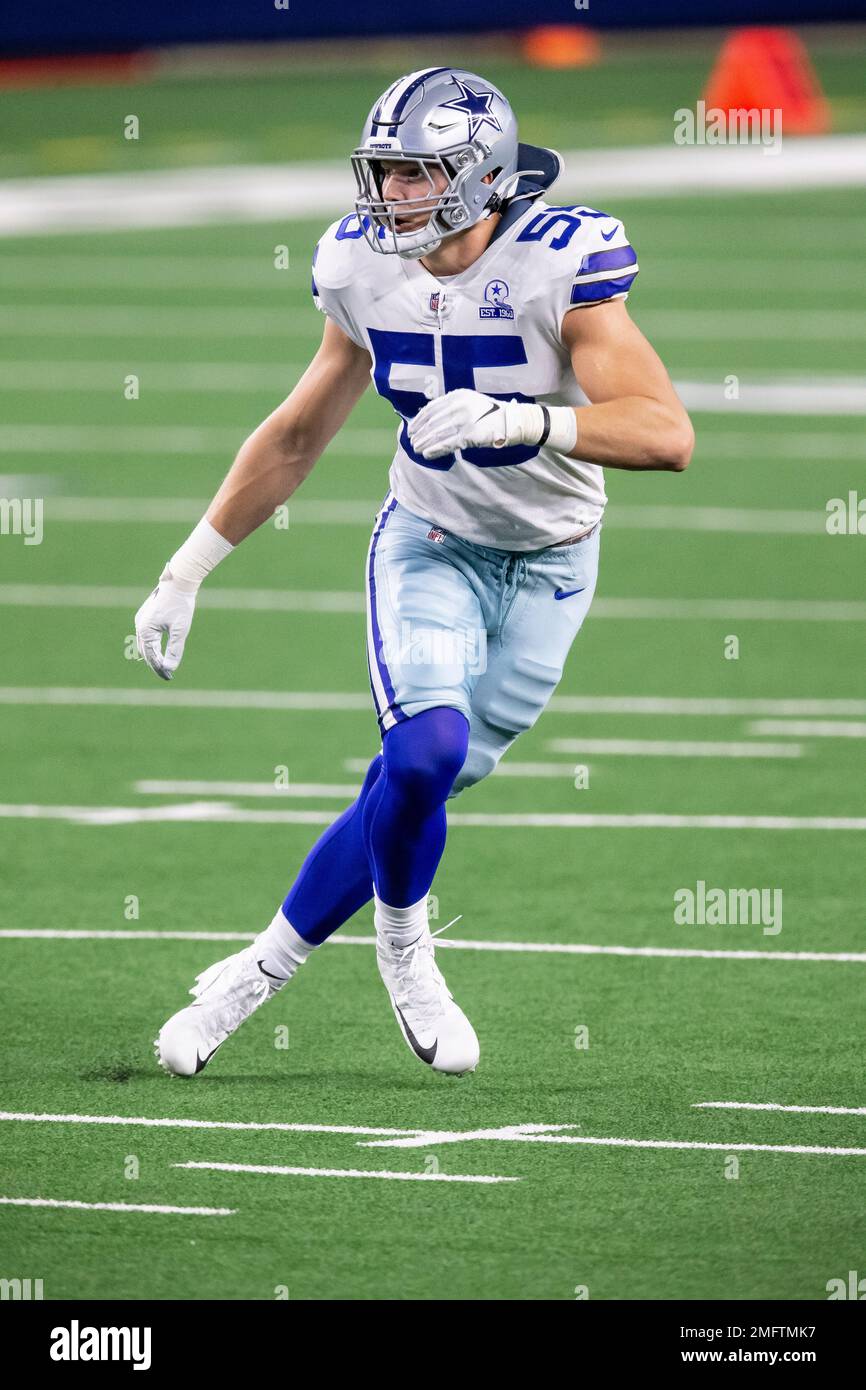 Dallas Cowboys outside linebacker Leighton Vander Esch (55) defends ...