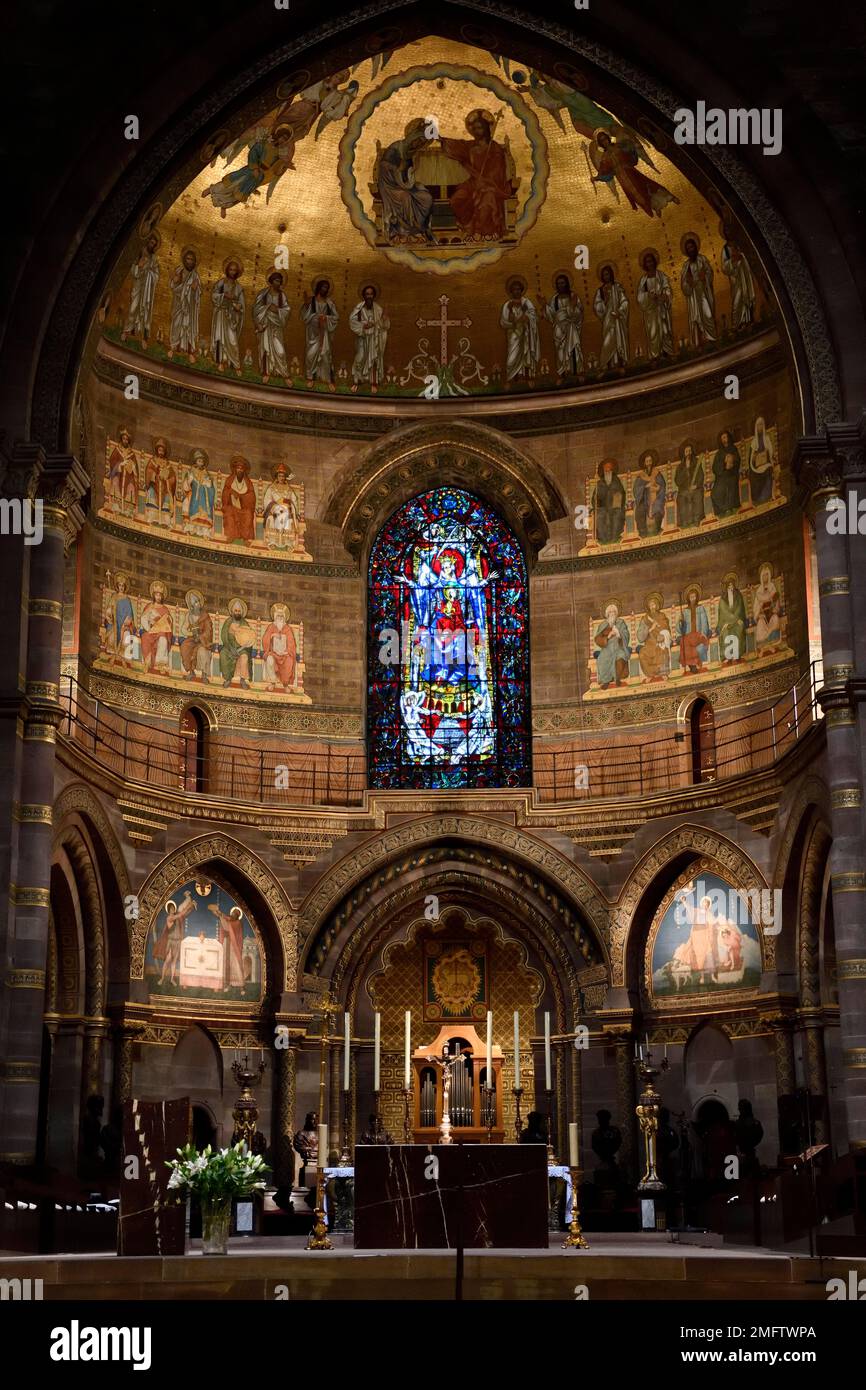 Altar of the Cathedrale Notre Dame de Strasbourg, Strasbourg Cathedral ...