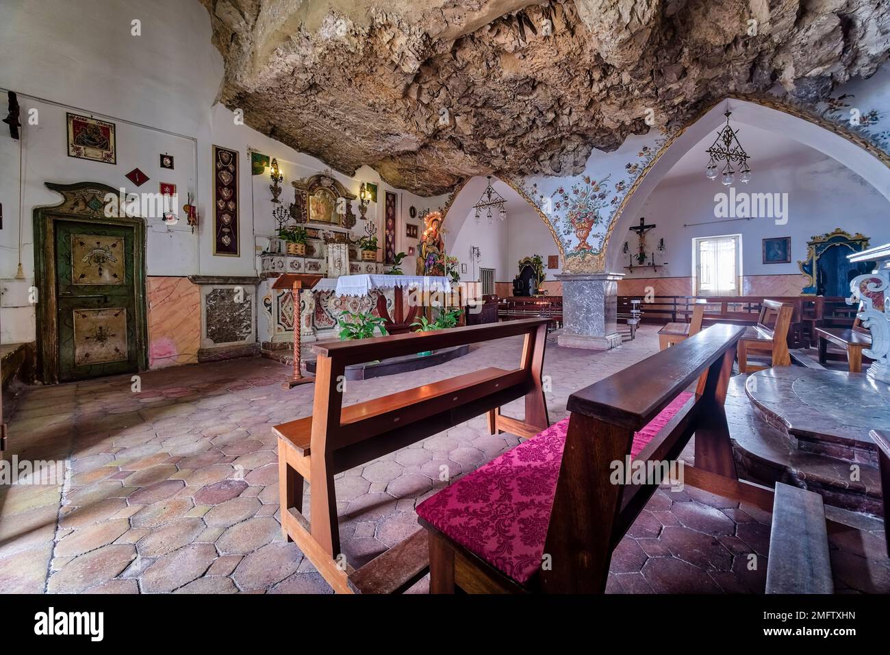 Inside of catholic church hight altar hi-res stock photography and ...